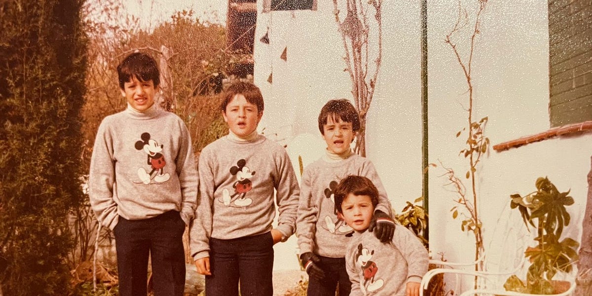 Cita a ciegas en Neptuno - by Eterno Rollán