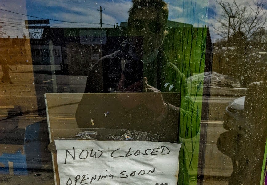 Float - by Con/Jur/d - gate(less)