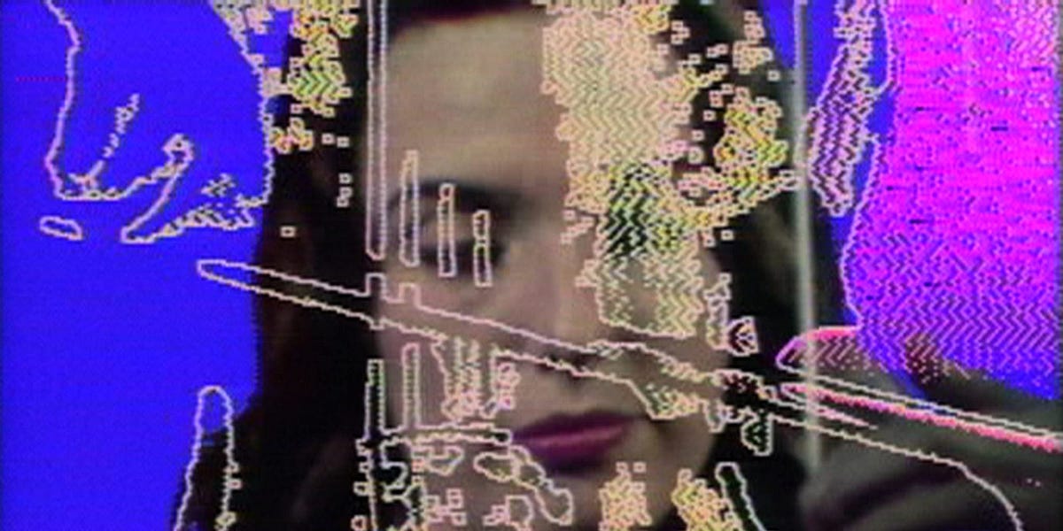 #4 Manipolare la realtà - by Priscilla De Pace - Una goccia