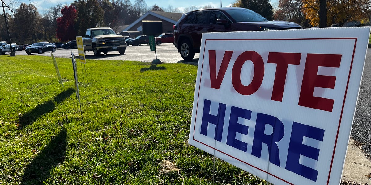 Early voting draws long lines with Election Day in view