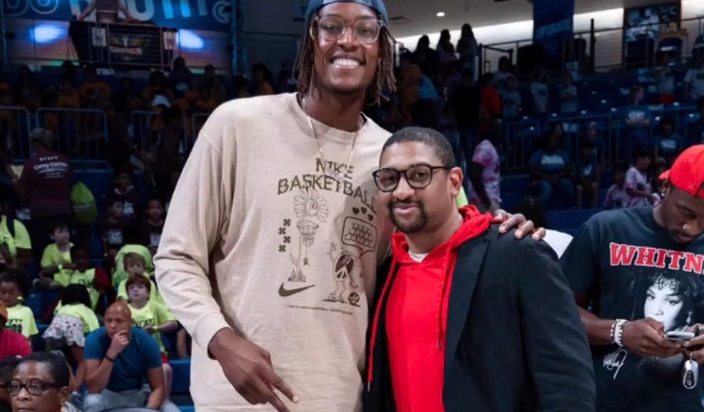Myles Turner sits courtside at WNBA game, supports former Pacers ...