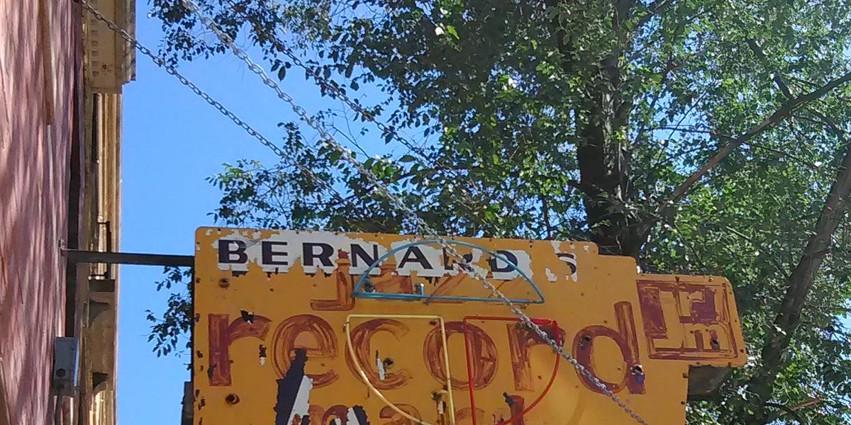 The story behind the sign - by René Ostberg