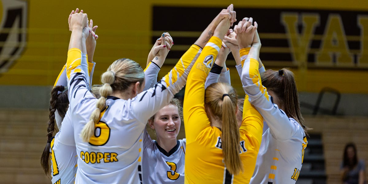 Valpo advances to Valley quarters - by Paul Oren