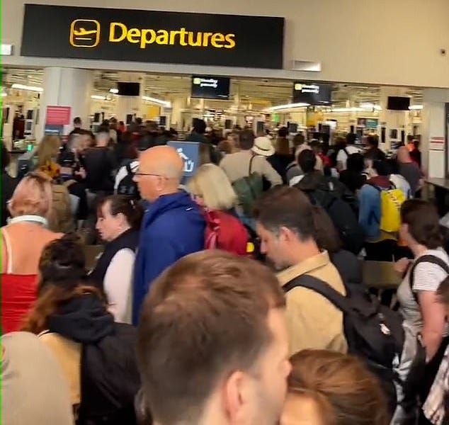 Exodus. London Gatwick Airport Chaos As Brits Try To Flee After Putin ...