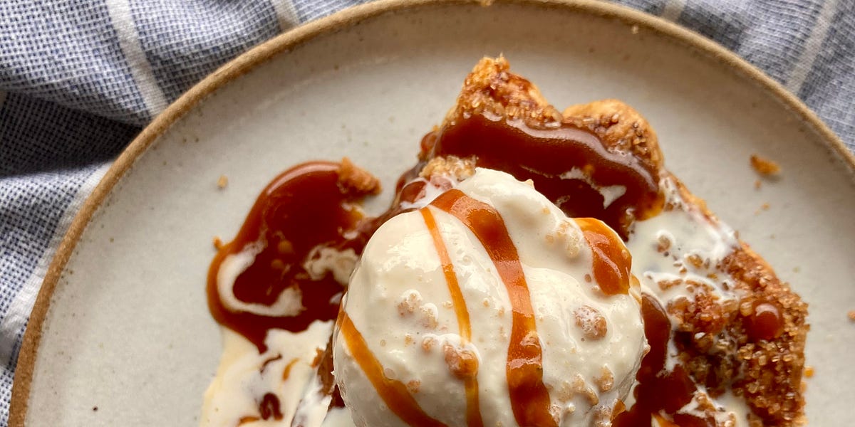 Kitchen Project #40: Caramel pear pie - by Nicola Lamb