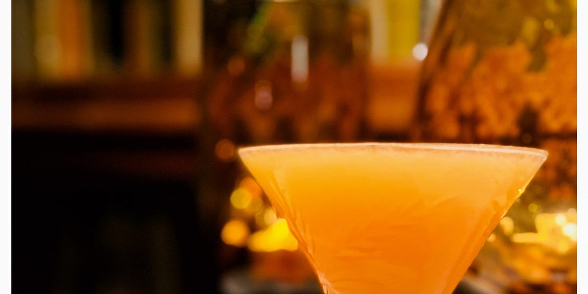 Recipe: Commodore Cocktail - The Mix with Robert Simonson