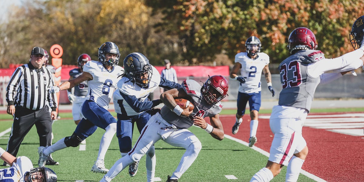 Football captures share of KCAC title with blowout of Saint Mary on ...