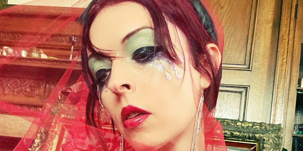 Chapter 4: The Hunger Inside - by Simone de Boudoir