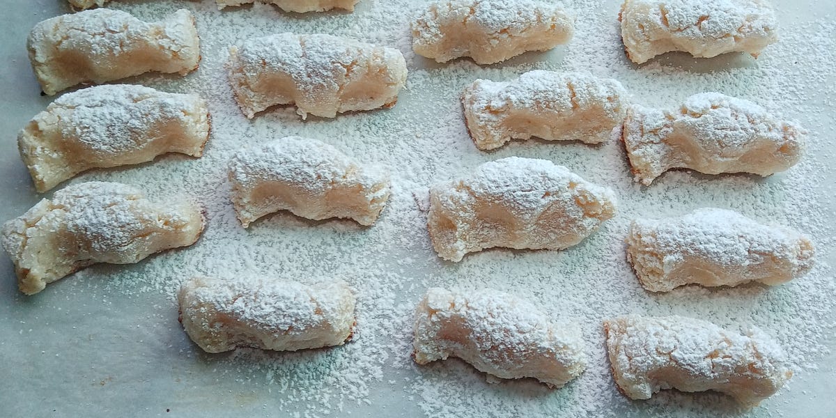 A Small Distraction - by Alessandra Asteriti