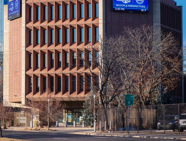 🏢 Could a battle over brutalism determine the 'landmark' fate of a ...