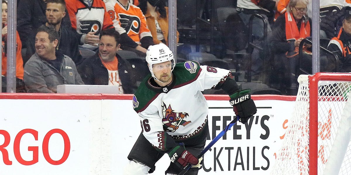 Bruins sign veteran defenseman Anton Stralman to a PTO contract