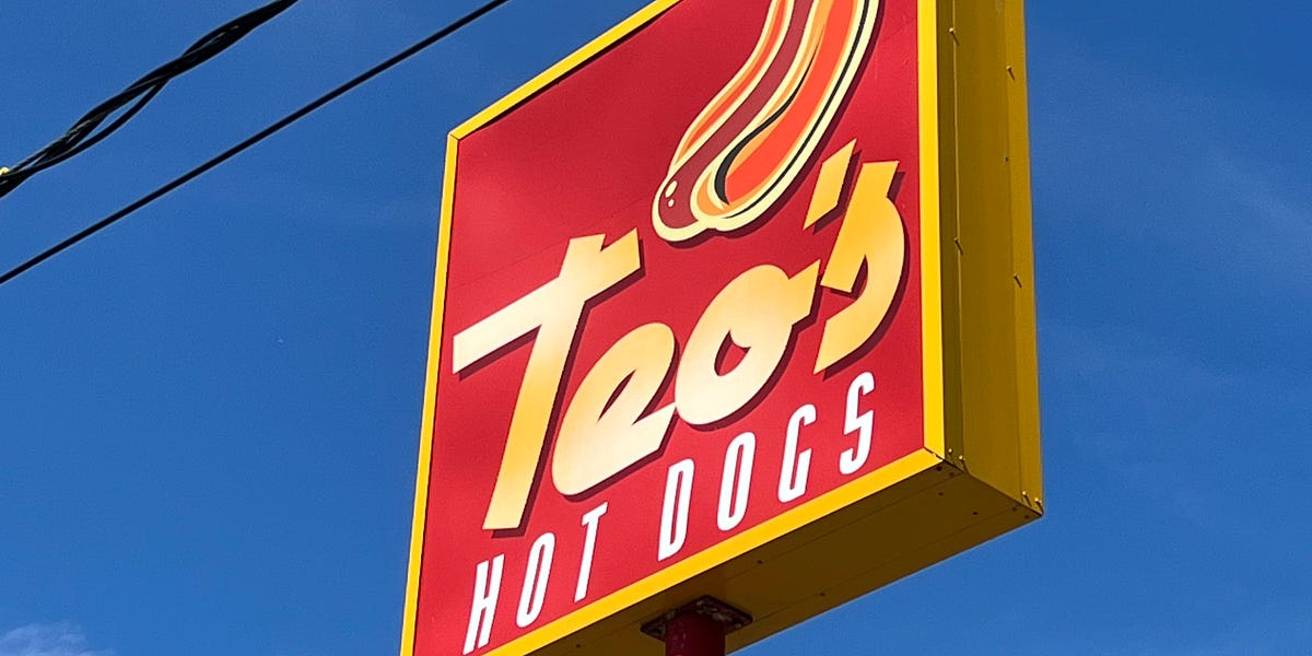 Field Report: Teo's Hot Dogs - The Mix with Robert Simonson