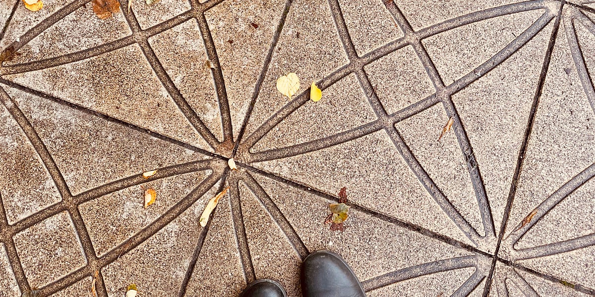 Invisible Structures - by Aleksandra Merk