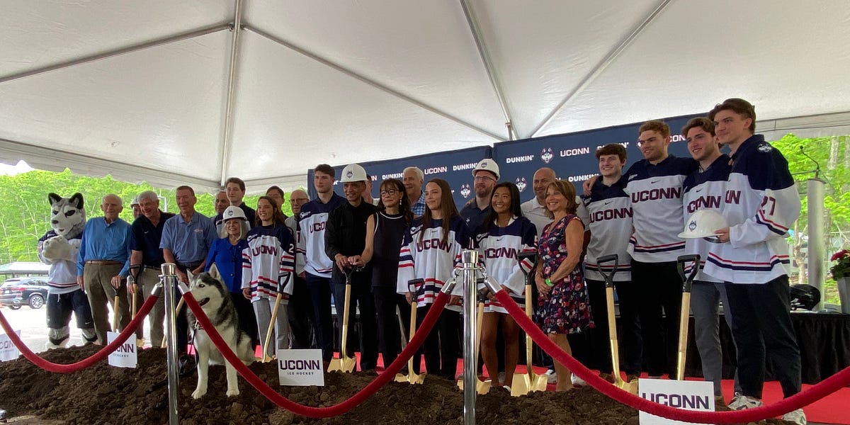 Weekly Roundup: Mike Cavanaugh is happy at UConn