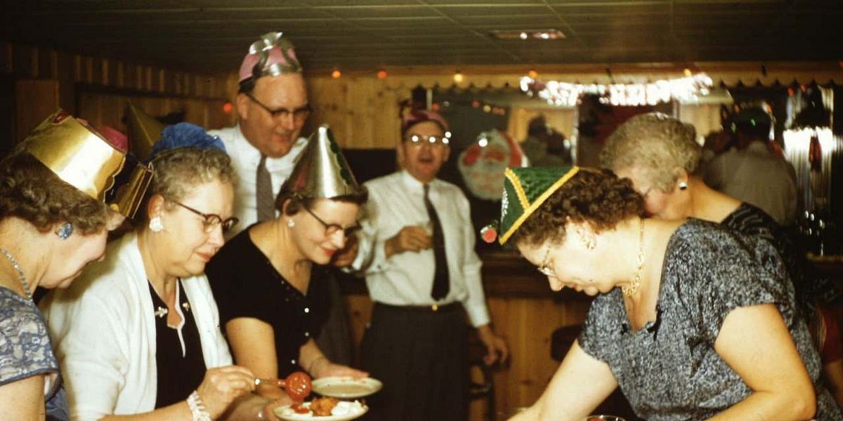 Nü Year, Nü Yü - by Chris R. Morgan - Defeatists Unanimous