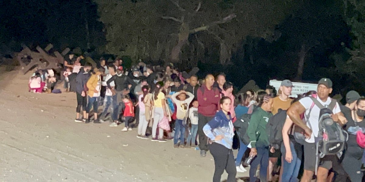 Mass Border Crossings in Yuma - by Jeff Rainforth