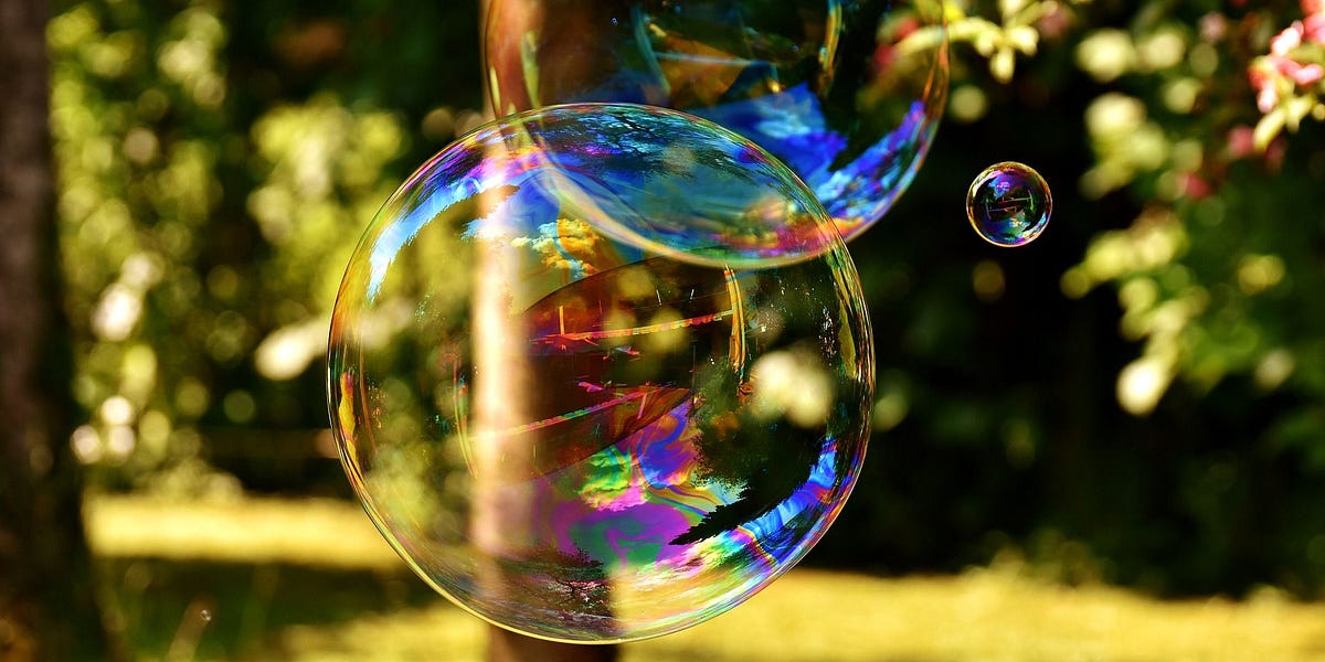 Bubbles are hard to spot, even in hindsight