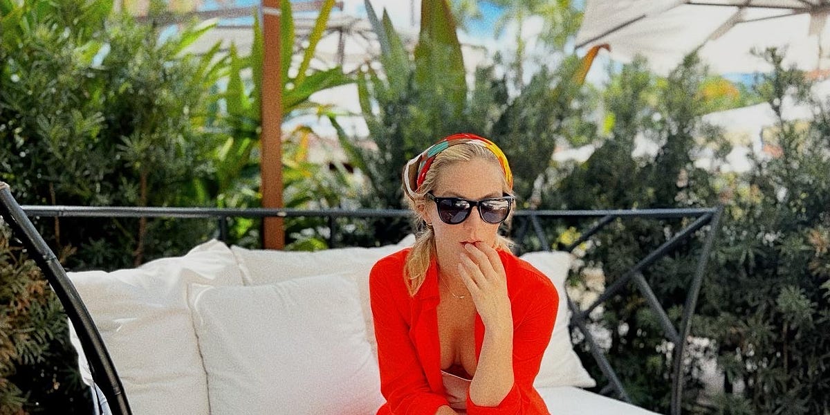 A Sunny Place For A Shady Lady