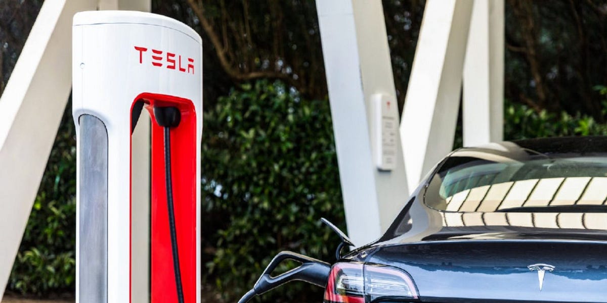 Tesla Apologizes For Blaming Charging Failure on China’s State Grid