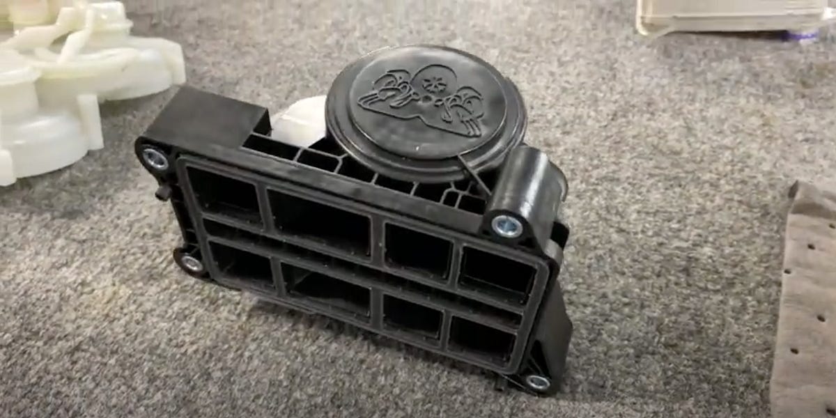 🐙 Tesla’s secret octopus shows a SpaceX link