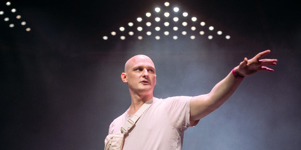 Sam Ward is telling innovative, ambiguous stories on stage.