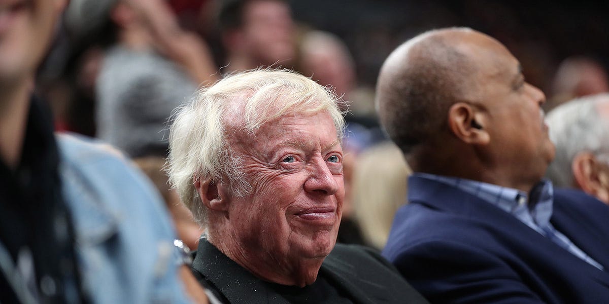 Phil Knight Makes An Offer To Buy The Portland Trail Blazers