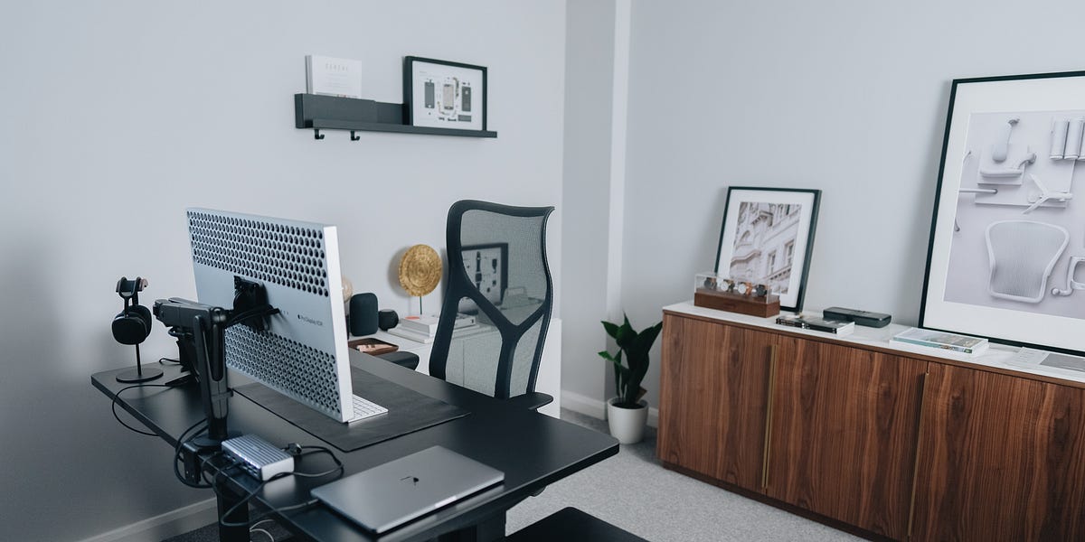 127 - Oliur - by Ryan Gilbert - Workspaces