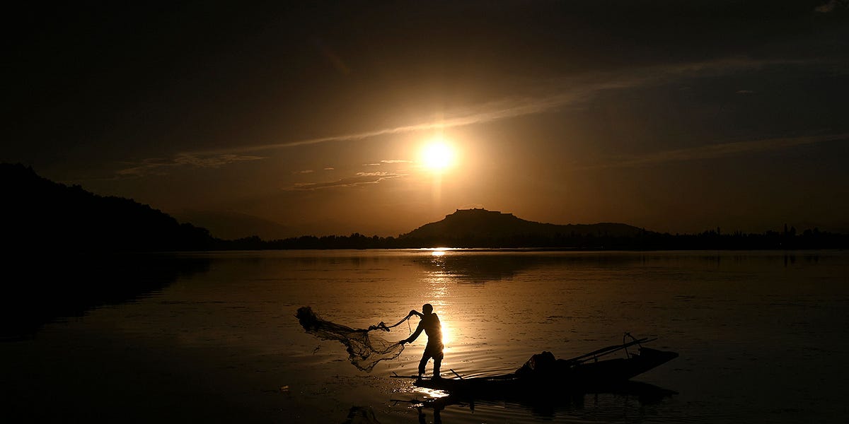 Los lunares - by Diego Geddes