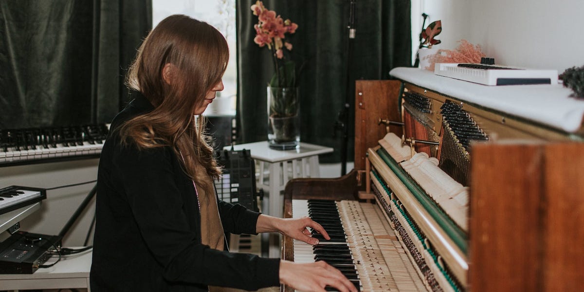 Julia Gjertsen - Flow State