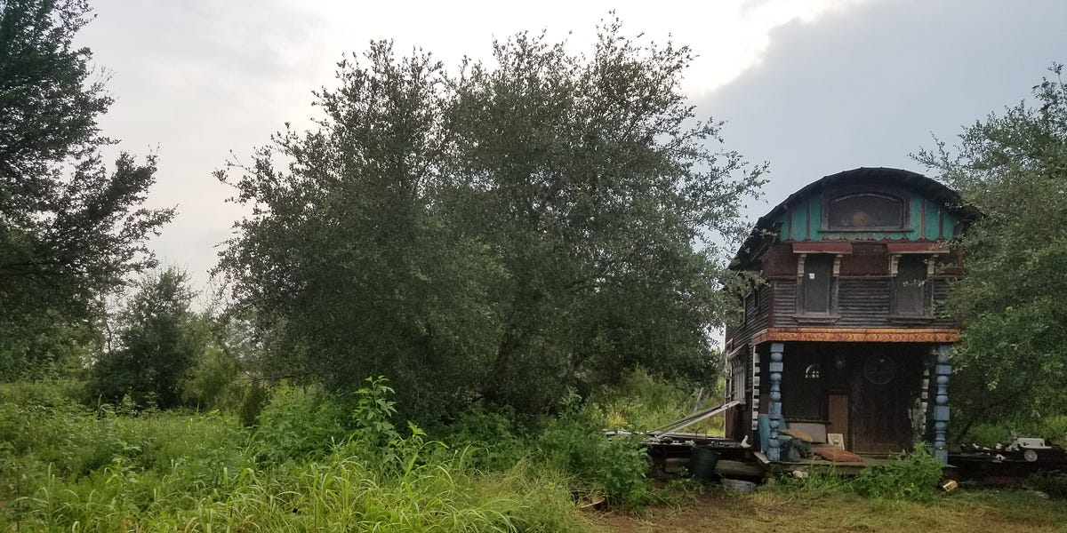 Toxic Boxes on Wheels vs Organic Cottages for healthy sustainable ...