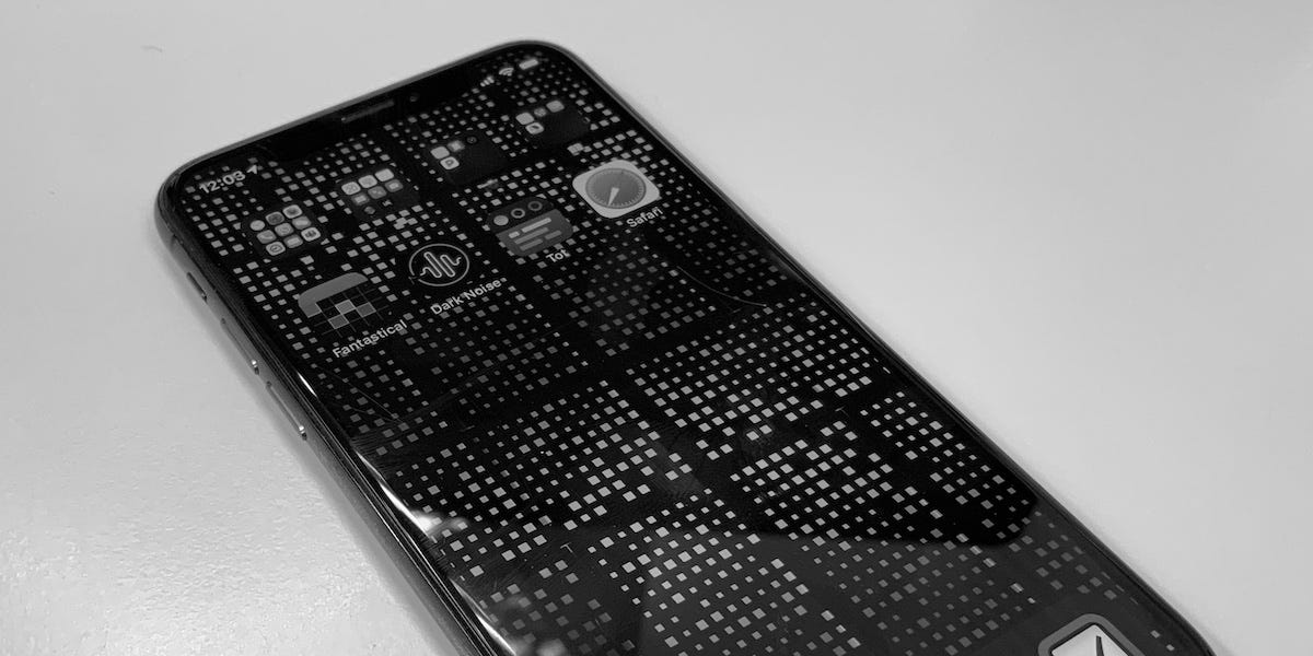 How I minimize phone distraction: Use grayscale display