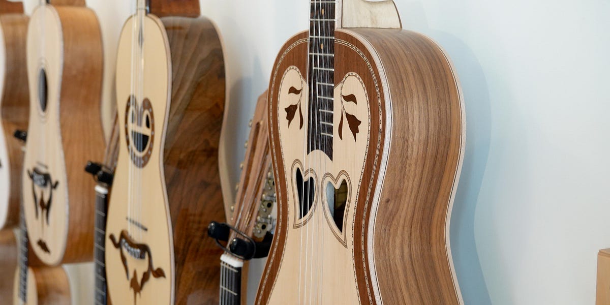 The guitar like instruments of Portugal