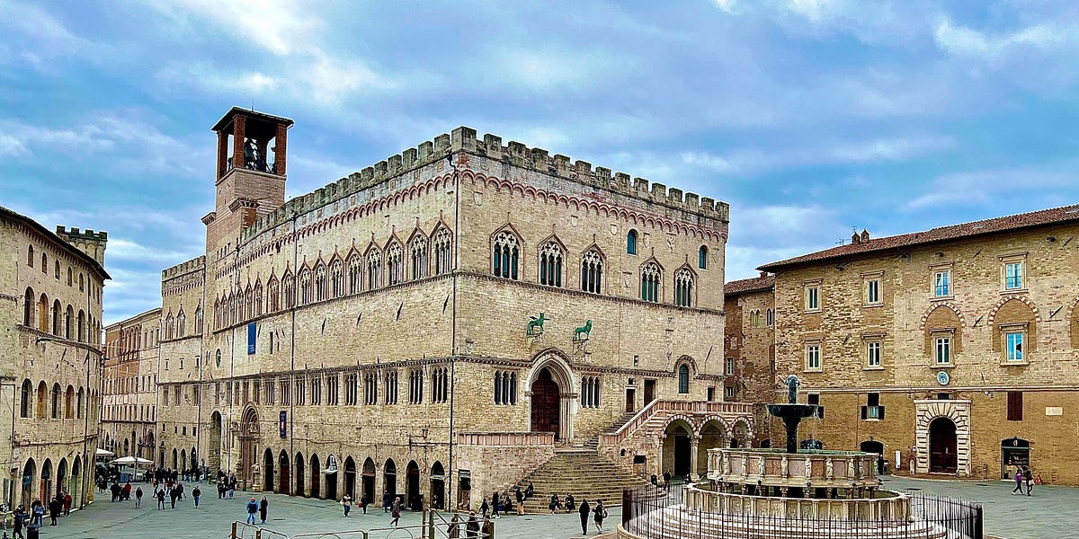 American Cities Don't Have Plazas or Town Squares - by Drew