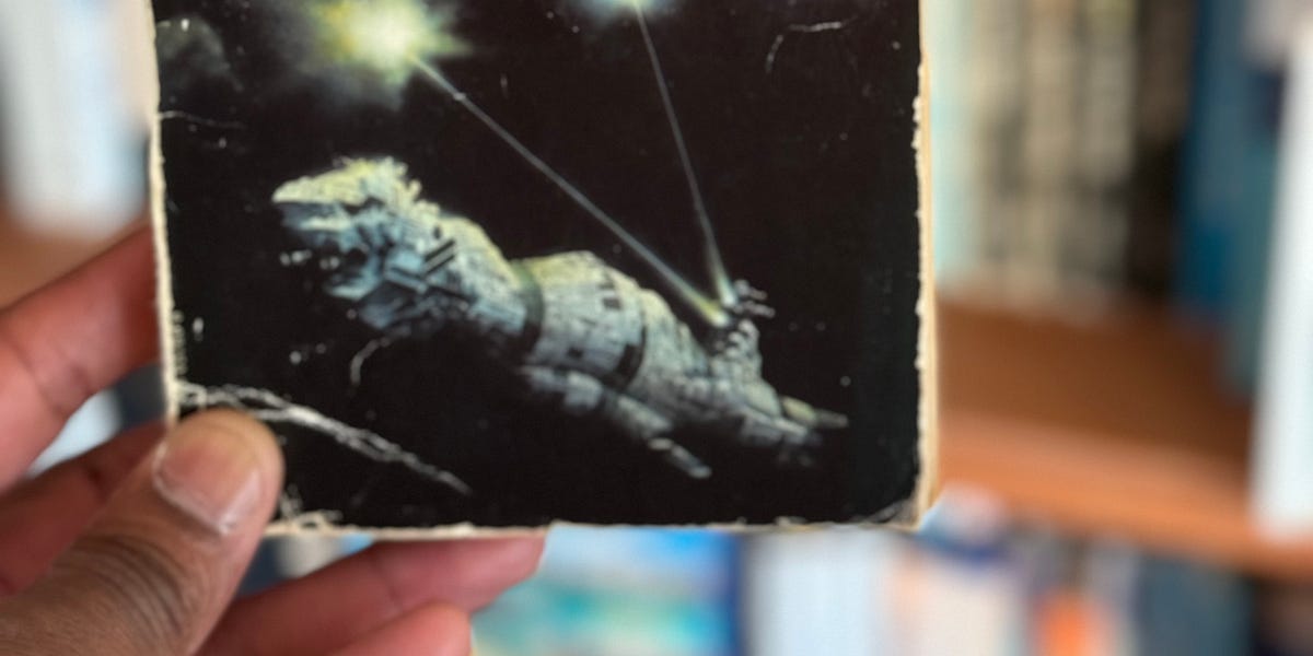 Triplanetary Book one of the Lensman series