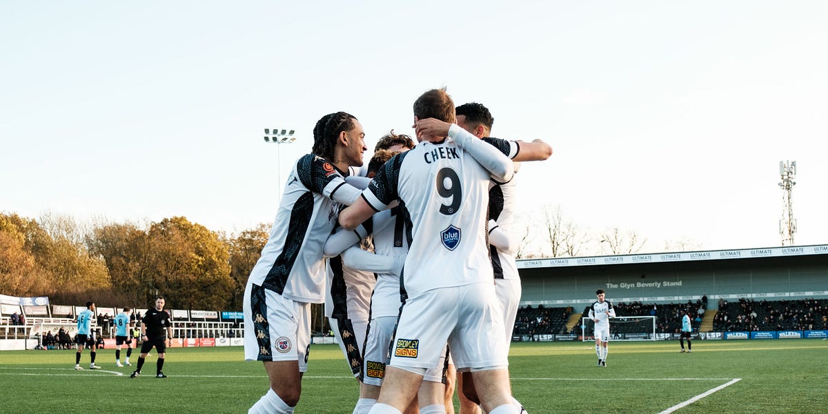 Bromley 1-0 Slough Town - by Machel Hewitt