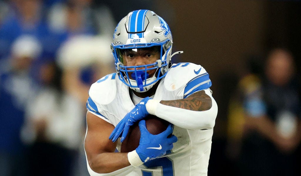 Locker room buzz: Update on injuries, offensive curveballs, defense's ...