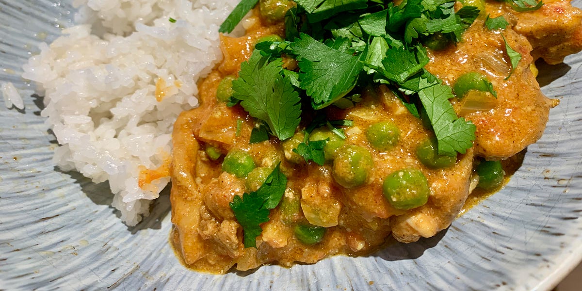 how we eat: chicken & cashew nut curry - by Becca Parsons
