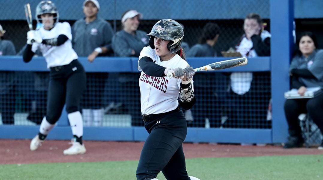 Softball opens up its conference run with two losses against Bethany