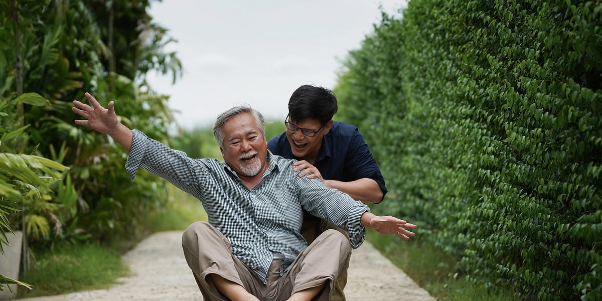 How To Live In the Moment - by Lewis Coyne - Feed Your Head