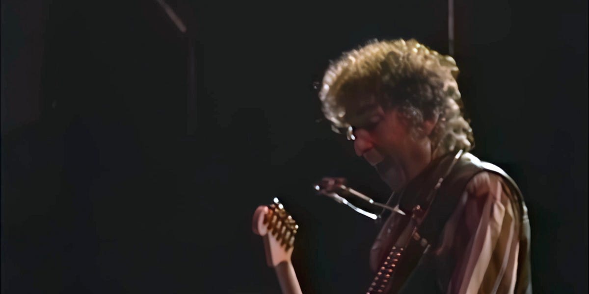 Never-Seen Live Bob Dylan Videos from 1993 - by Ray Padgett