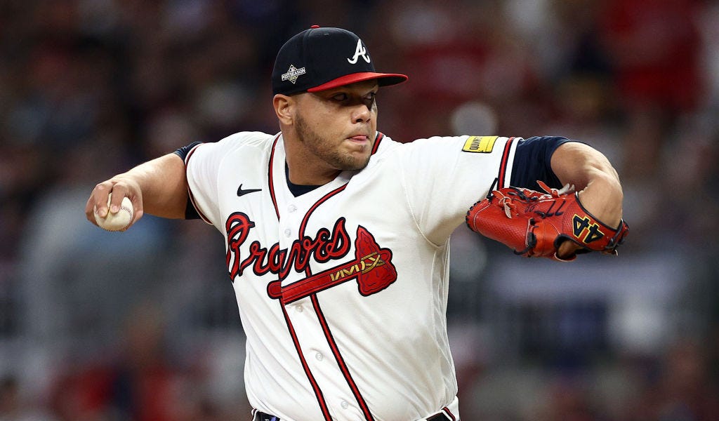 Braves re-sign reliever Joe Jiménez to a three year deal