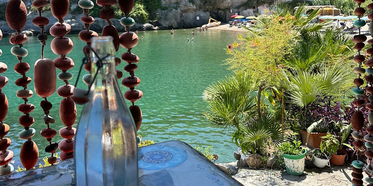 TRAVEL TROUBLESHOOT 02 - by Monica Mendal