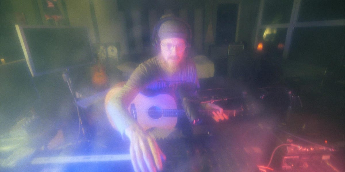 FADING FAST 01 - New Song Bonus Link - by Pete Droge