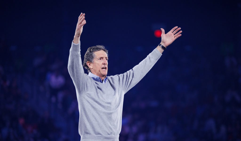 Popular Campus Apologist Makes Absurd Argument for Women Pastors