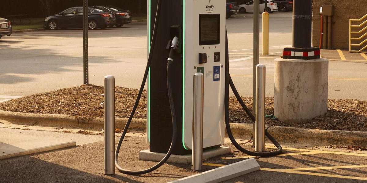I Sing (and Whine) the Car Electric - by Mike Murphy