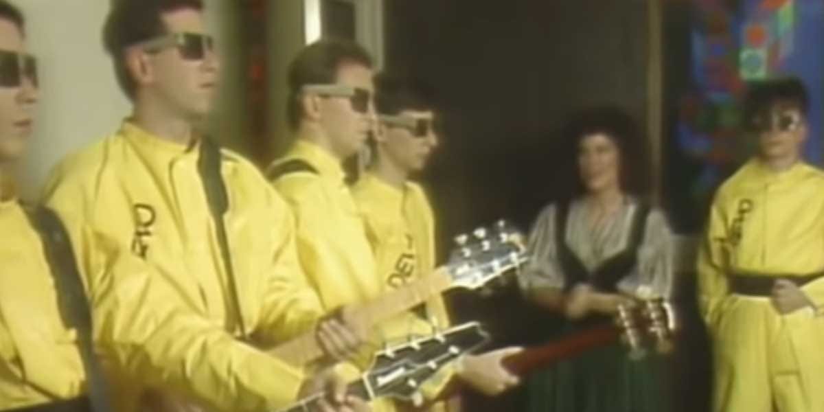 DEVO Performs Live on ABC’s Fridays in 1981 - The Retroist