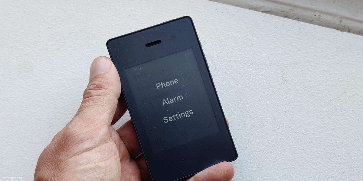 switching to a "dumb" phone made me feel pretty dang smart