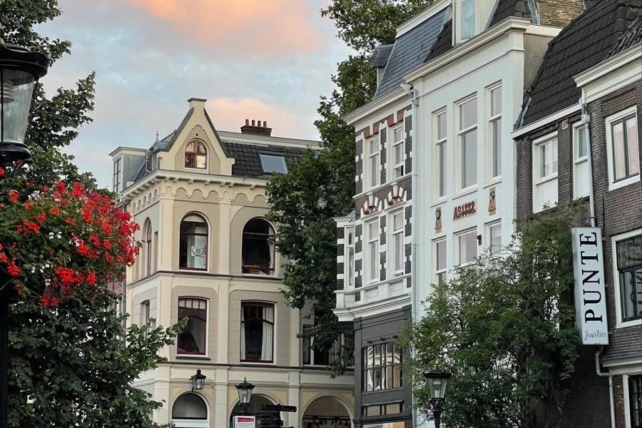 October Aura - by Louise Helen - Louise’s Substack