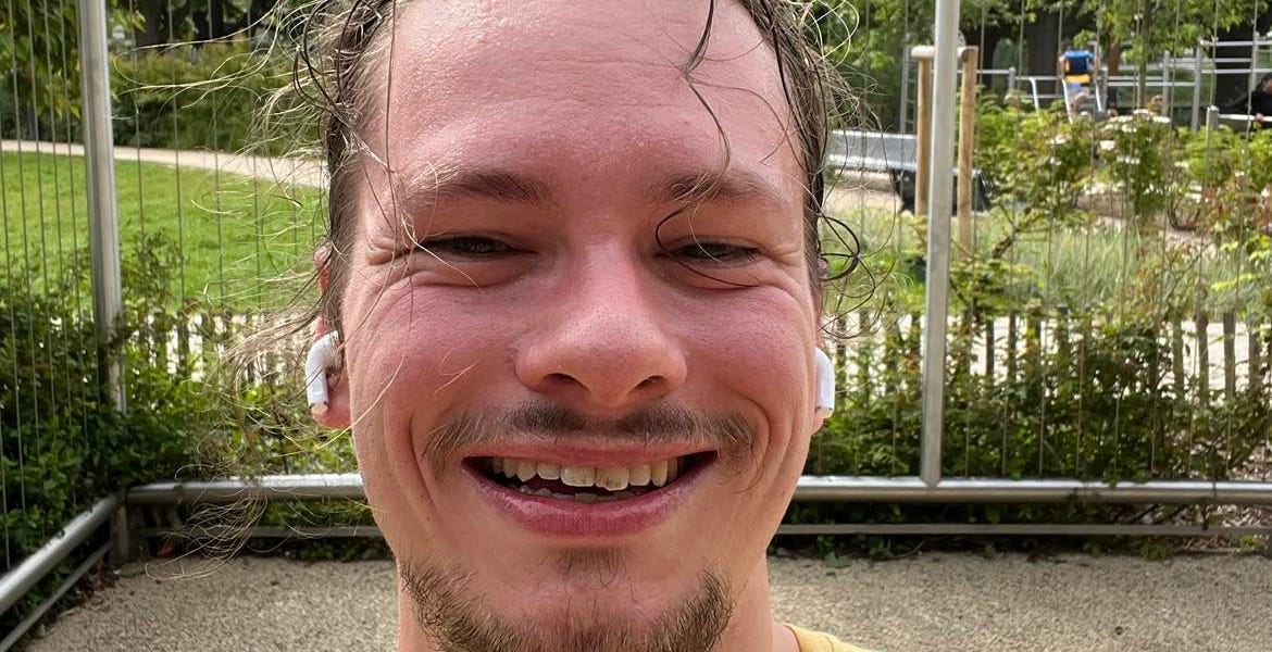 “Tu vas en chier” - by Louis Litzelmann