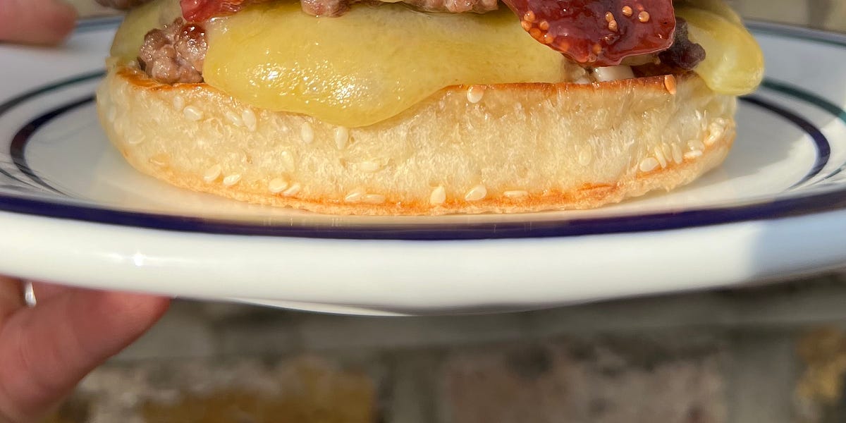 MESSY PLATE #4 smash burgers with chilli fig jam and comté